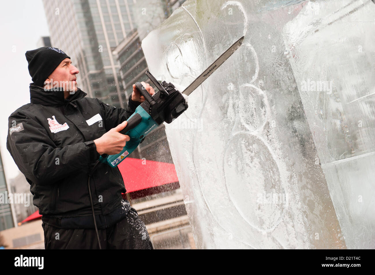 Ice sculptor chainsaw hi-res stock photography and images - Alamy