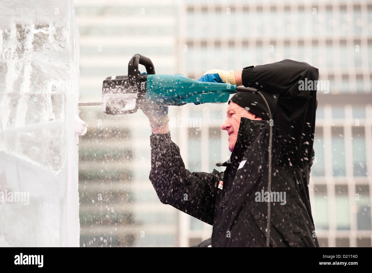 Ice sculptor chainsaw hi-res stock photography and images - Alamy