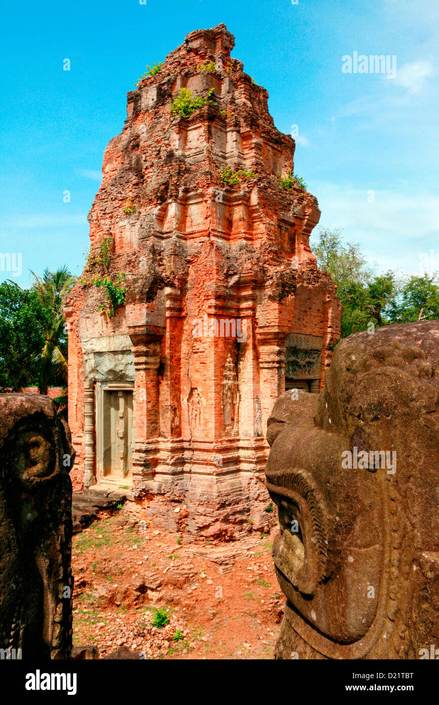 Roluos Group Temples High Resolution Stock Photography and Images - Alamy