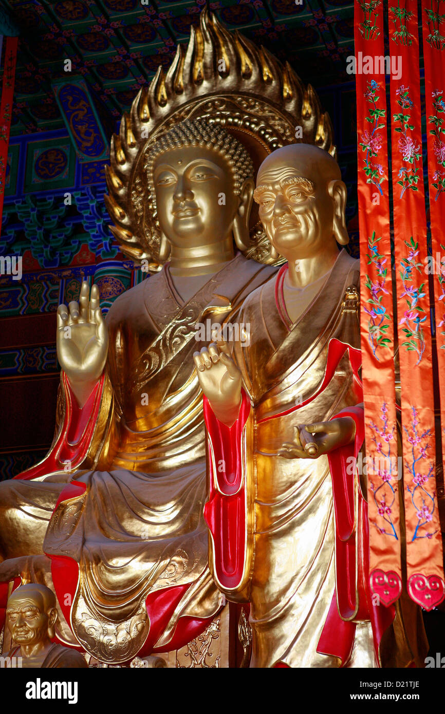 Iconic statues displayed inside the Chongsheng Temple in the grounds of ...