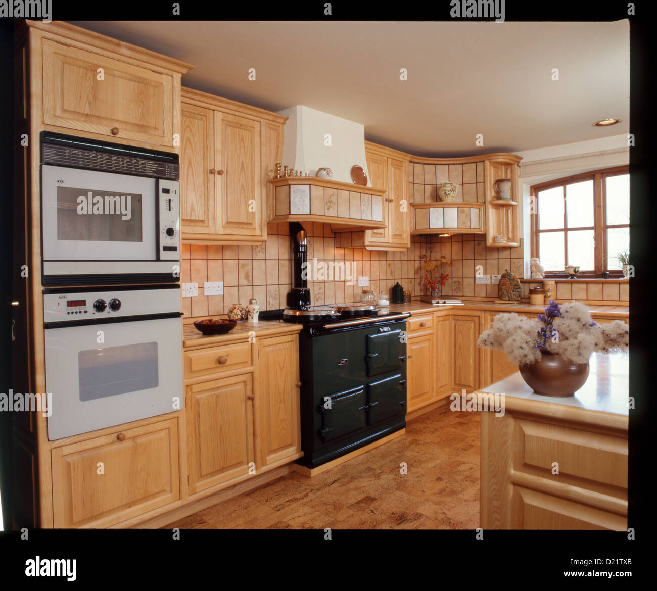 Farmhouse kitchen aga hi-res stock photography and images - Alamy