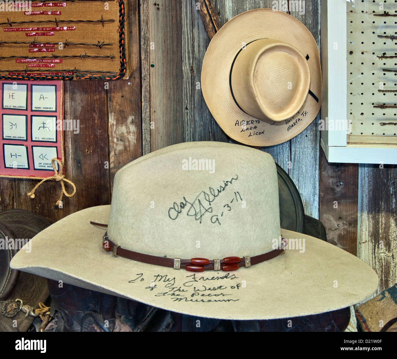 Texas Cowboy Hats Stock Photos & Texas Cowboy Hats Stock Images - Alamy