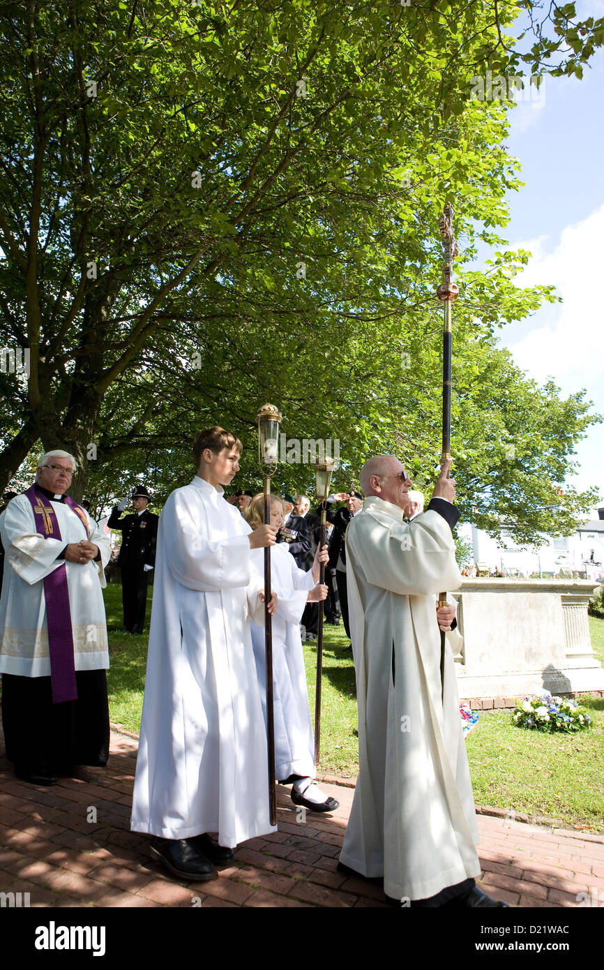 Anglican priests hi-res stock photography and images - Alamy
