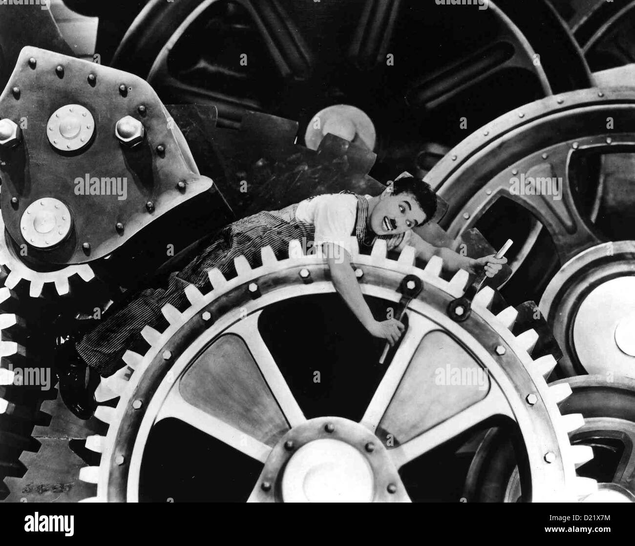 Moderne Zeiten Modern Times Charles Chaplin In seinem Job geraet ...