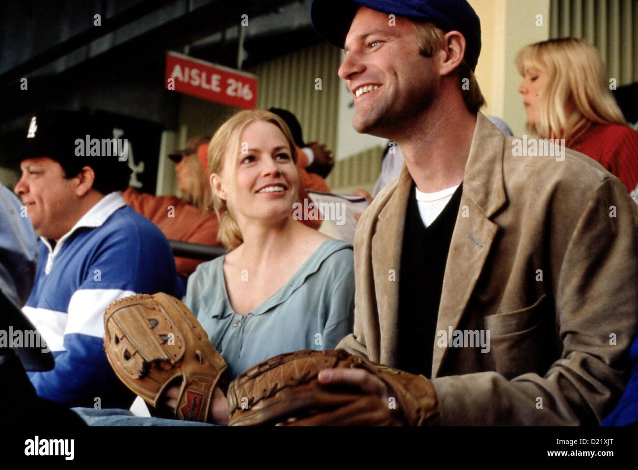 Molly Molly Molly (Elisabeth Shue), Buck (Aaron Eckhart) *** Local ...