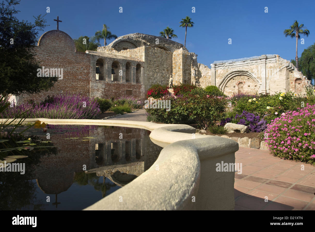 KOI POND GARDEN GREAT STONE CHURCH RUINS MISSION SAN JUAN CAPISTRANO ...
