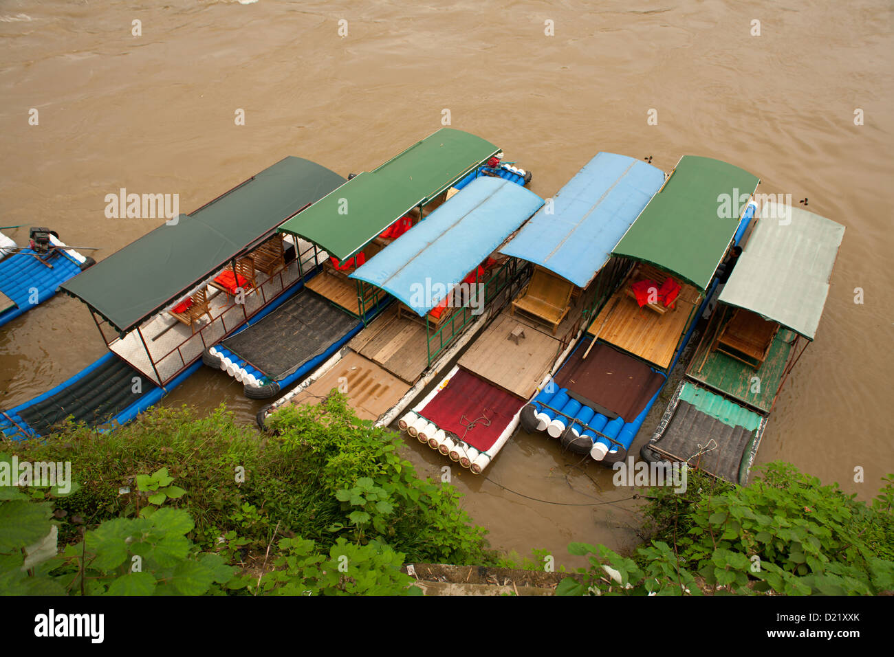 Chinese river boats hi-res stock photography and images - Alamy