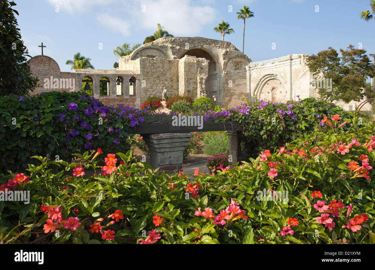 FLOWERS ON GARDEN GREAT STONE CHURCH RUINS MISSION SAN JUAN CAPISTRANO ...