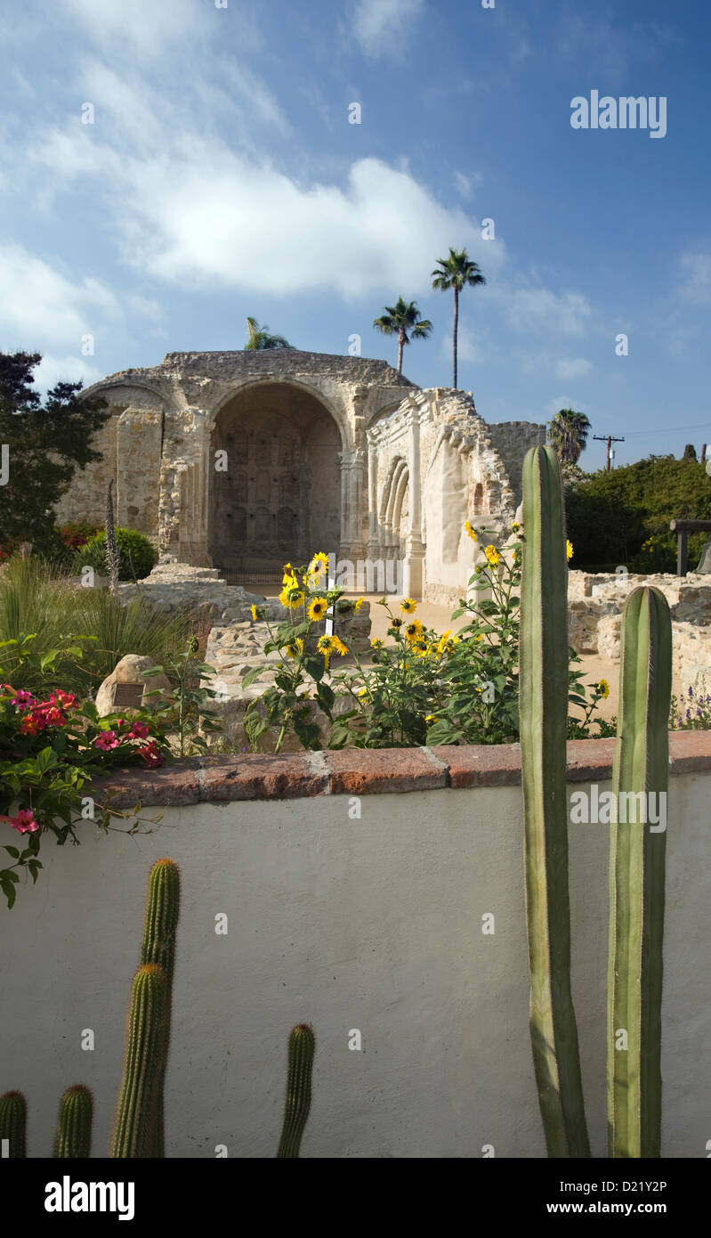 GARDEN WALL GREAT STONE CHURCH RUINS MISSION SAN JUAN CAPISTRANO ORANGE ...