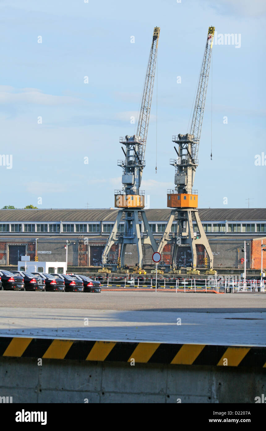 Dock pulley hi-res stock photography and images - Alamy