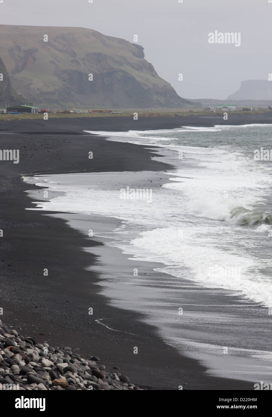 Black sand beach in Iceland with a pleasing receding s-curve Stock ...