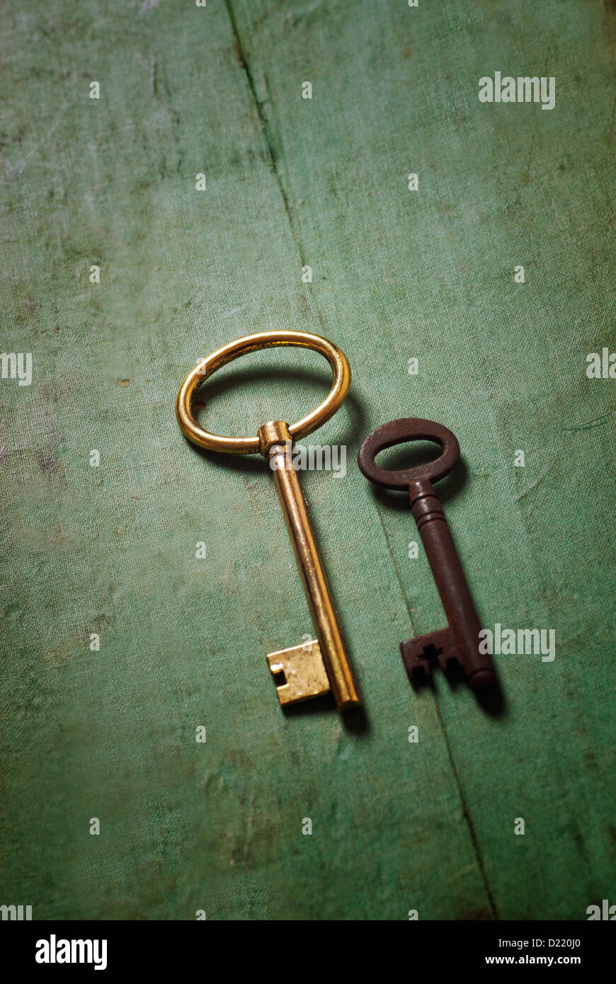 New and old keys Stock Photo - Alamy