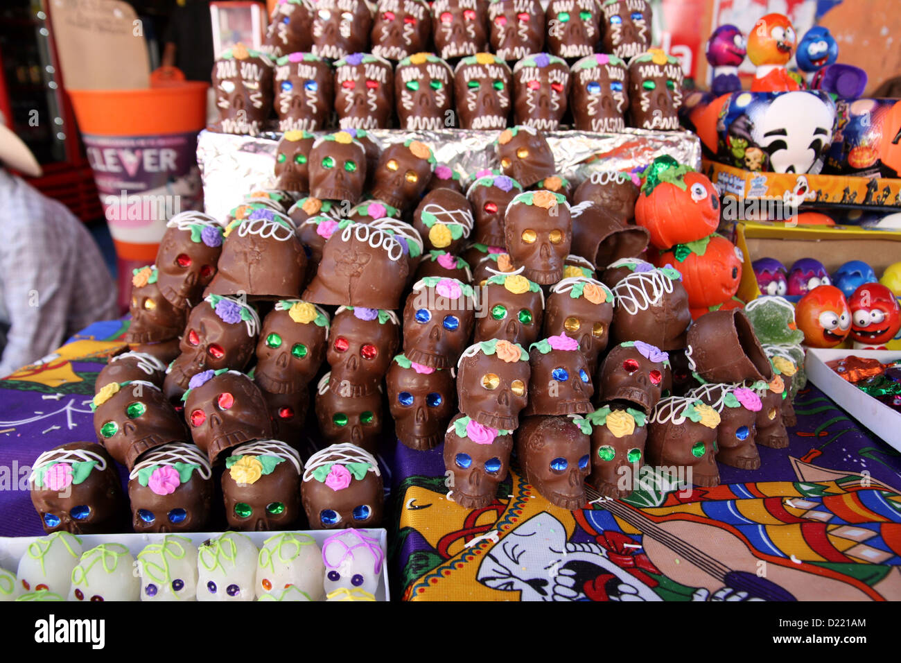 Chocolate candy skulls day dead hi-res stock photography and images - Alamy