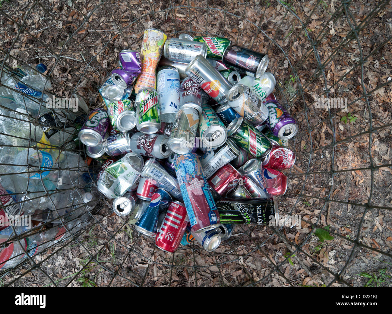 Recycling aluminum soda cans hi-res stock photography and images - Alamy