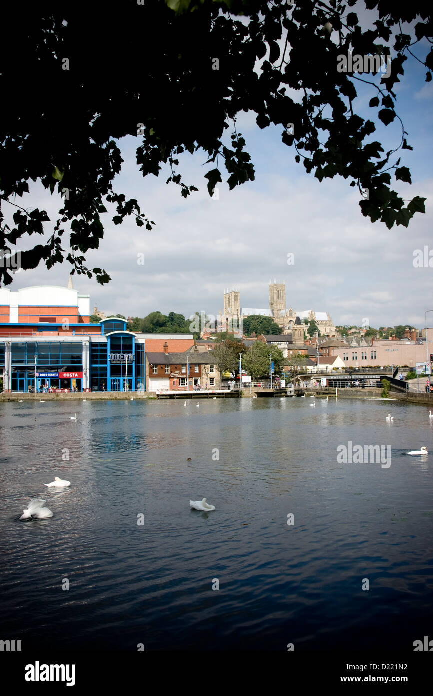 Brayford Waterfront and Pool with view of Lincoln Cathedral, Lincoln ...