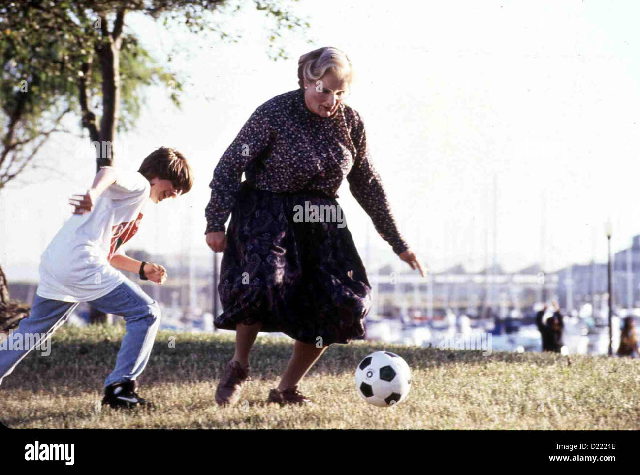 Mrs. Doubtfire - Das Stachelige Kindermaedchen Mrs. Doubtfire Chris ...