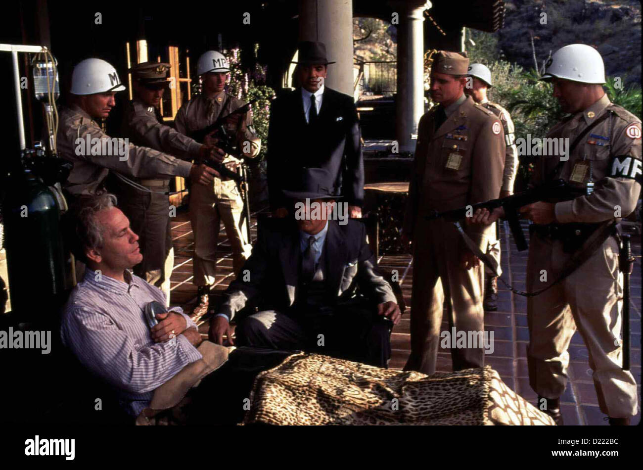 Nach Eigenen Regeln Mulholland Falls Timms (John Malcovich,L), Col ...