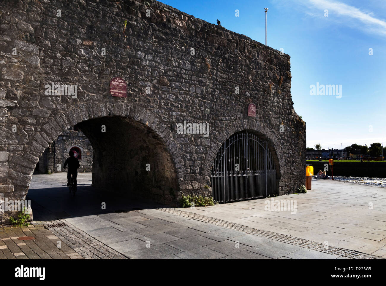 Spanish arch gate hi-res stock photography and images - Alamy