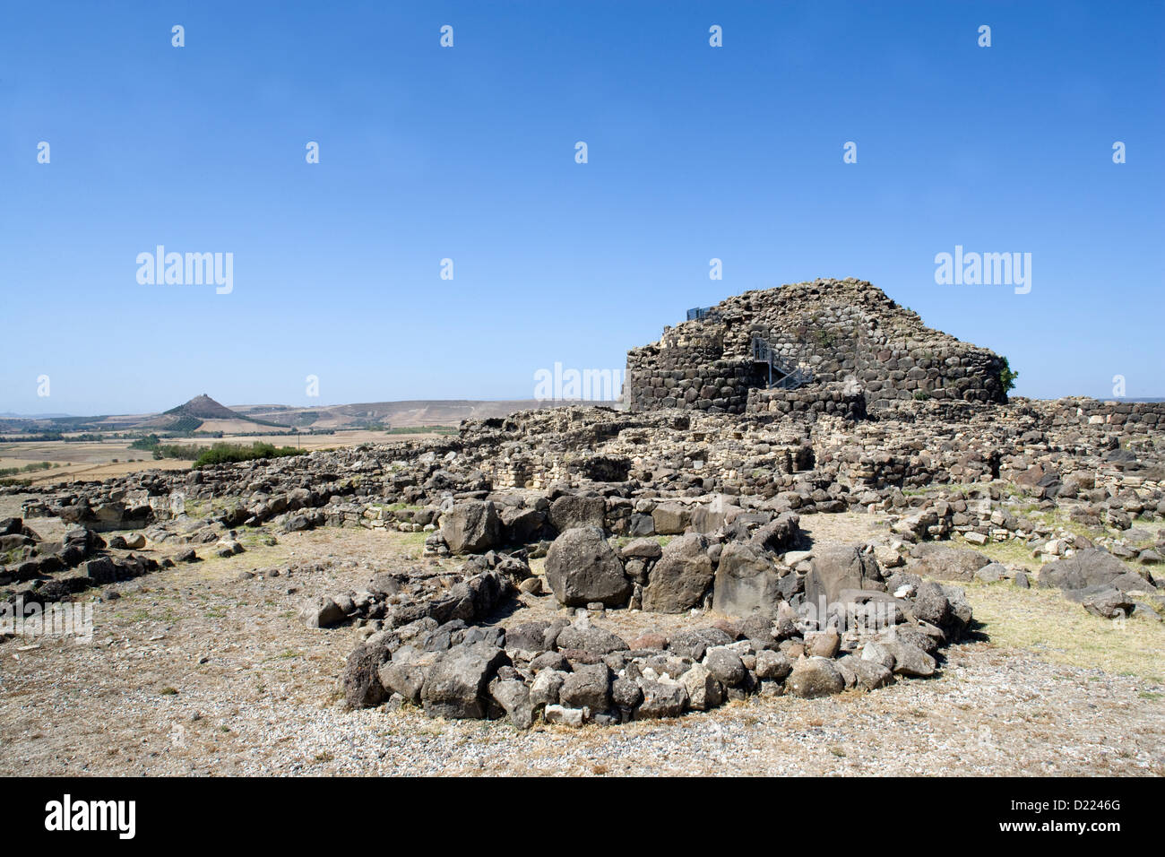 Sardinia: Nuraghe Su Nuraxi - view of the quadrilobate rampart with ...