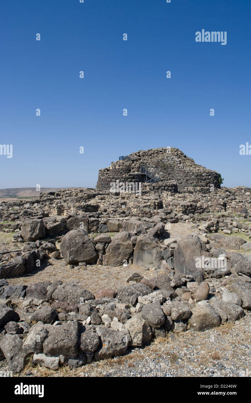 Sardinia: Nuraghe Su Nuraxi - view of the quadrilobate rampart with ...