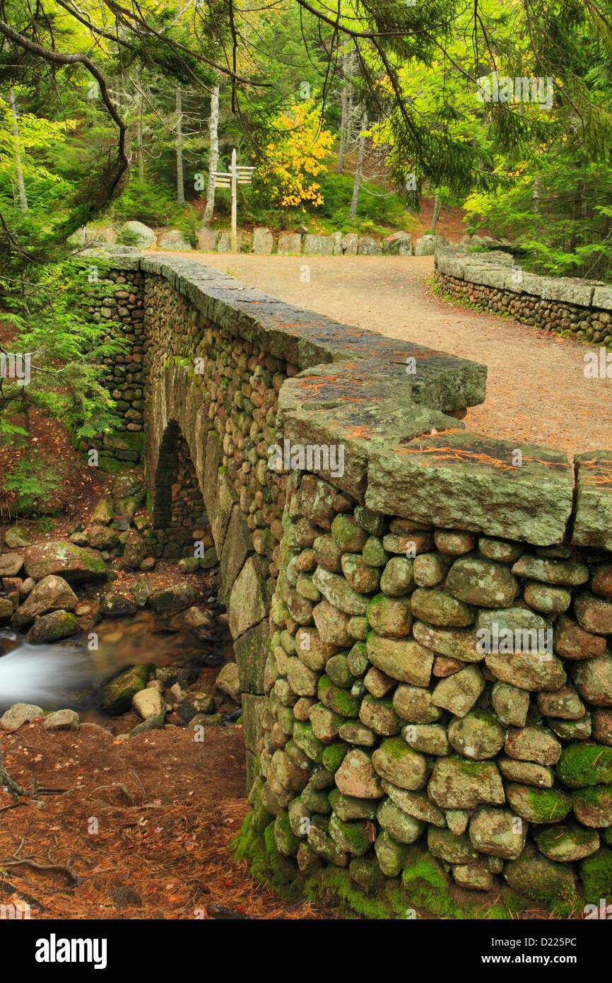Cobblestone Carriage Road Bridge near Jordan Pond, Acadia National Park ...