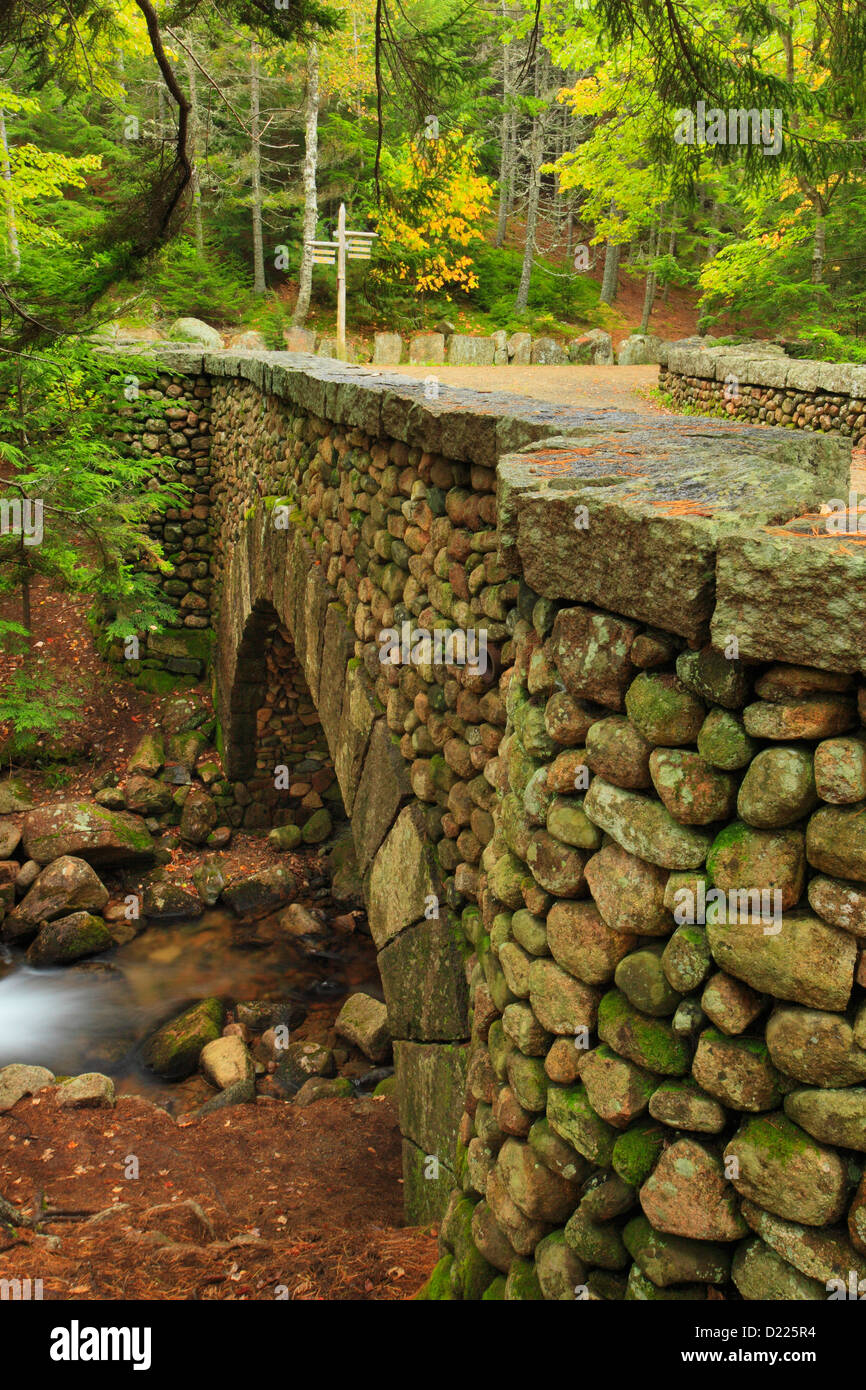 Cobblestone Carriage Road Bridge near Jordan Pond, Acadia National Park ...
