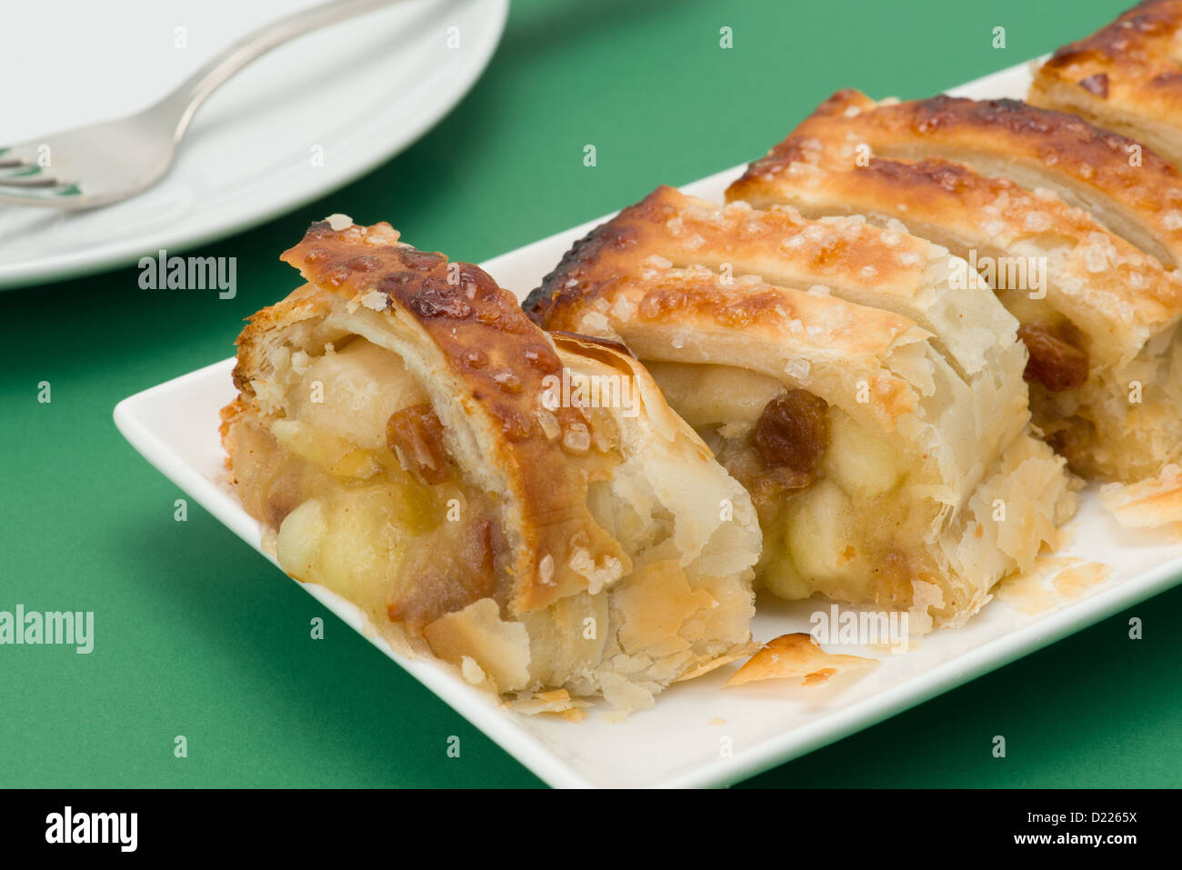 Apple strudel hi-res stock photography and images - Alamy