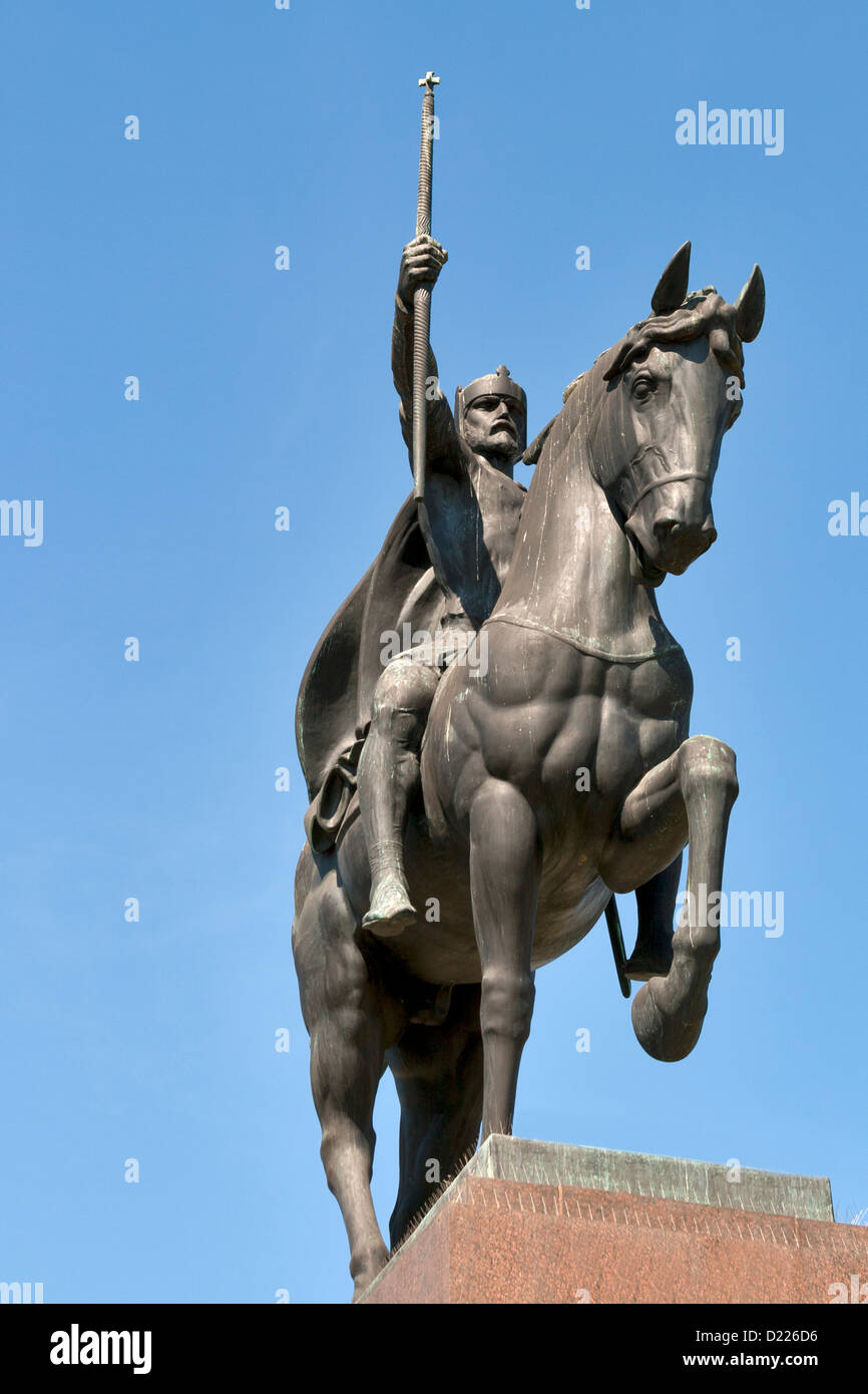 Closeup of King Tomislav (first Croatian king) statue in Zagreb ...