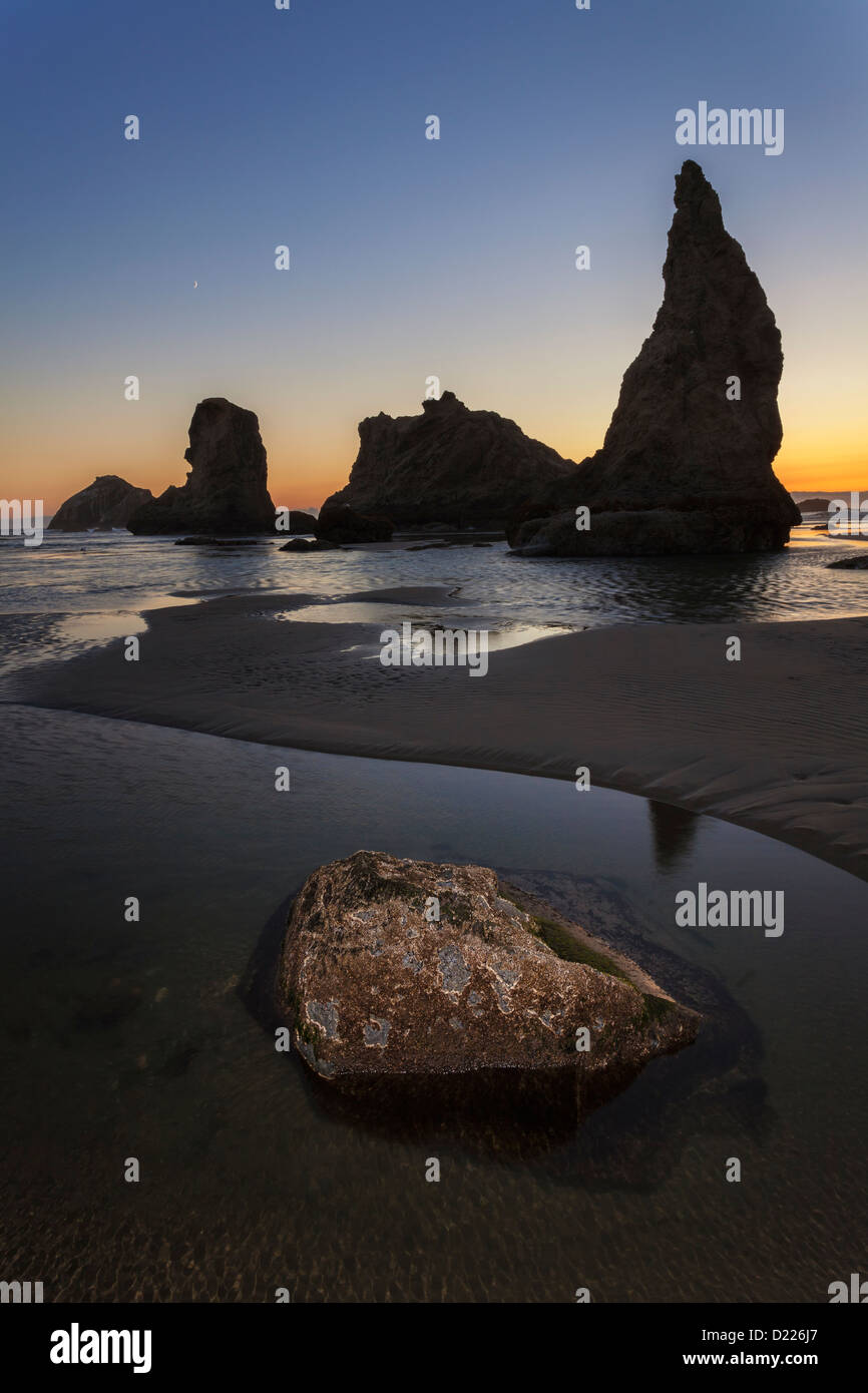 Sea stack stacks hi-res stock photography and images - Alamy