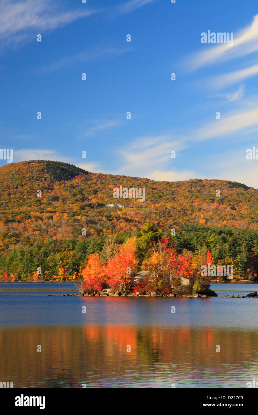 Megunticook mountain megunticook lake hi-res stock photography and ...