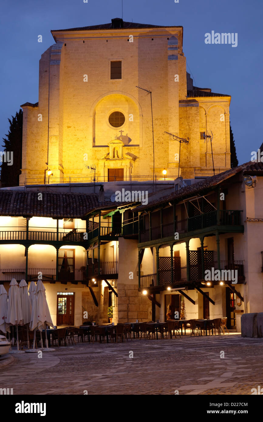 chinchon spain plaza mayor dusk Stock Photo - Alamy