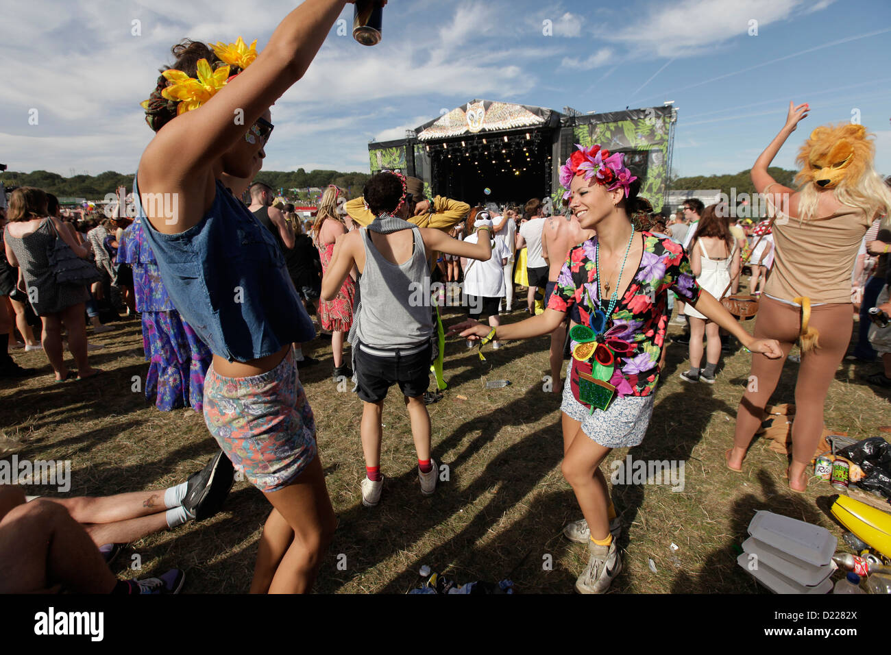 Festival goers in fancy dress bestival hi-res stock photography and ...