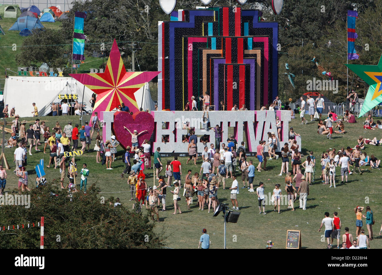 the bestival sign with crowds at bestival festival, isle of white, uk ...