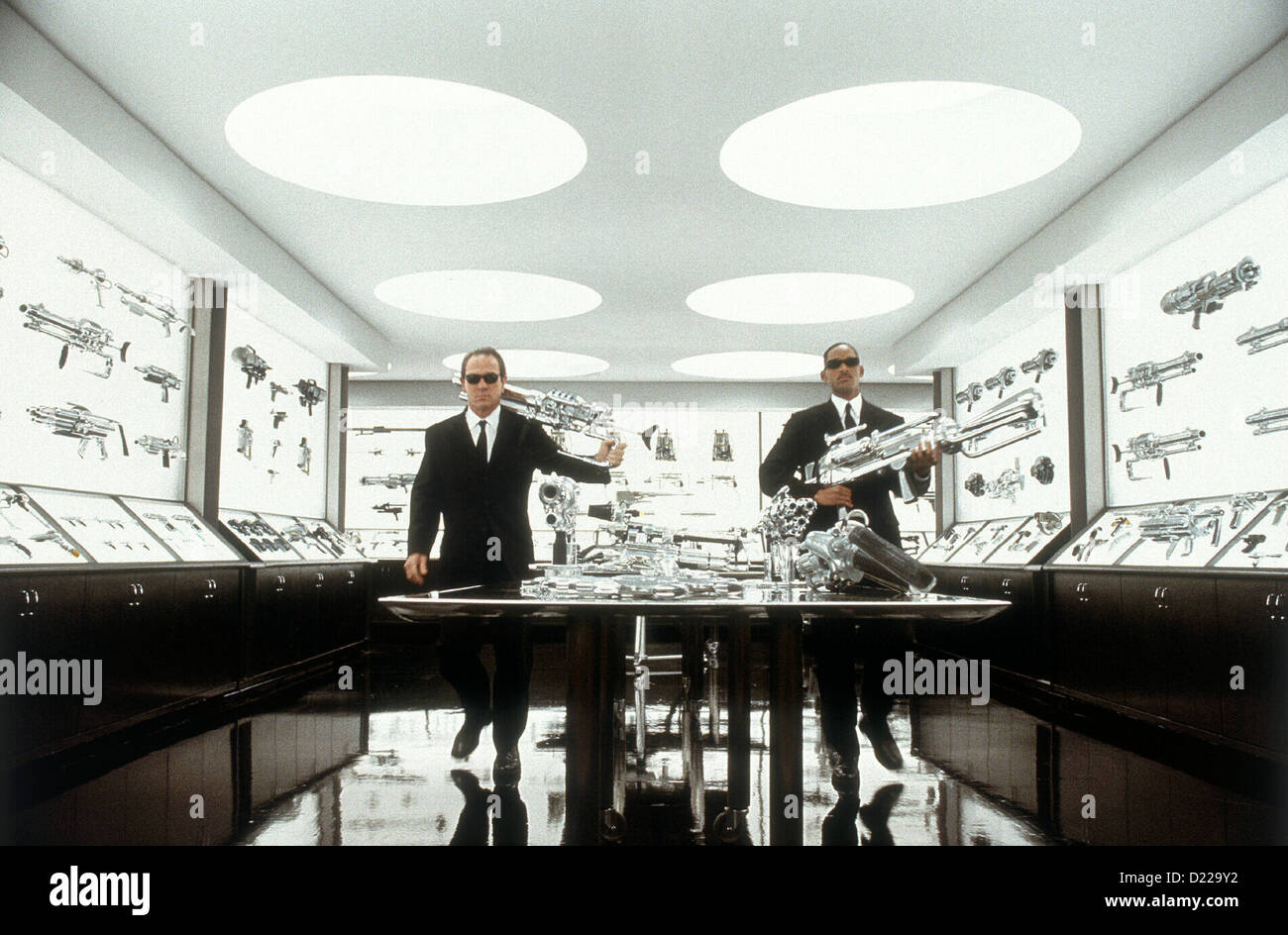 Men in black ii hi-res stock photography and images - Alamy