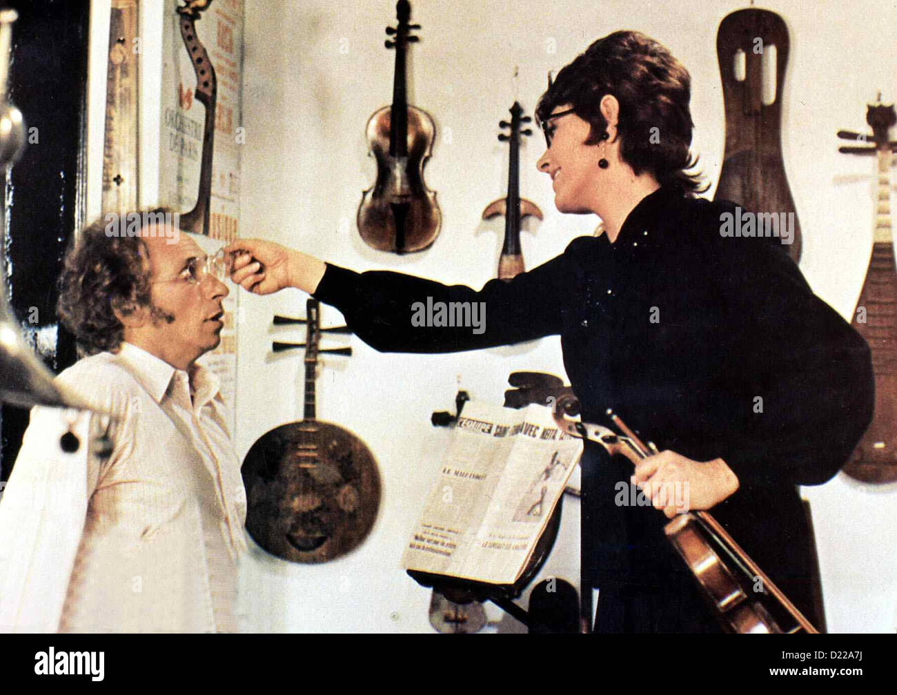 Der Grosse Blonde Mit Dem Schwarzen Schuh Grand Blond Avec Une ...