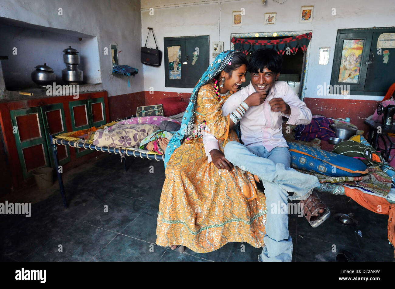 Gypsy couple in love in Rajasthan Stock Photo - Alamy