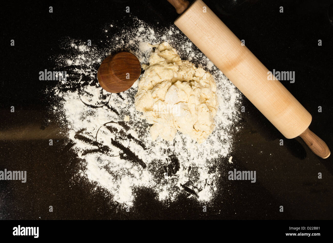 Biscuit cutter and rolling pin ready to make biscuits Stock Photo - Alamy