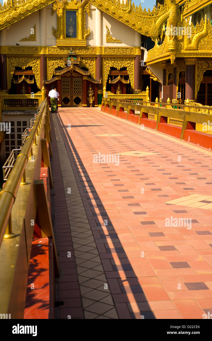 Karaweik Barge, Yangon, Myanmar, Burma Stock Photo - Alamy