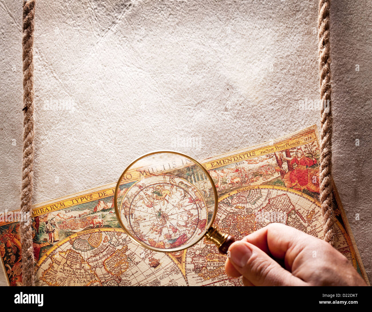Retro map hi-res stock photography and images - Alamy