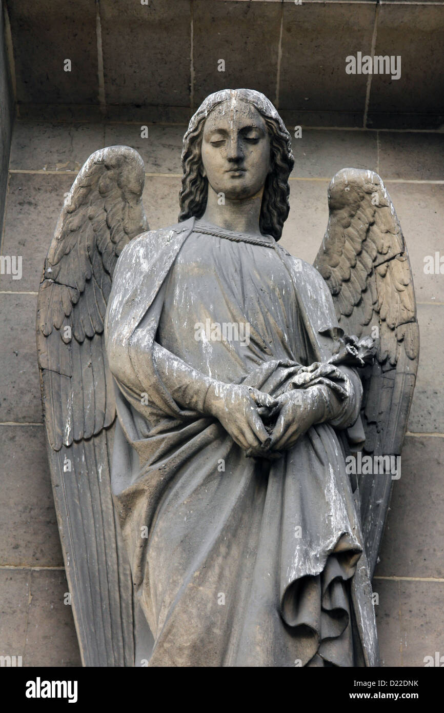 Gabriel archangel sculpture hi-res stock photography and images - Alamy
