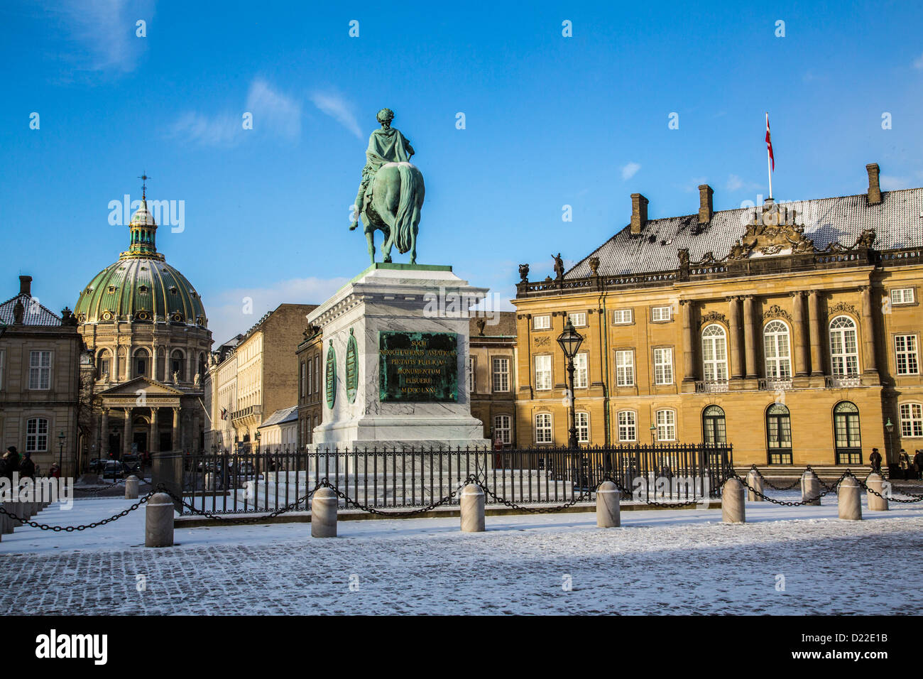 Amalienborg hi-res stock photography and images - Alamy