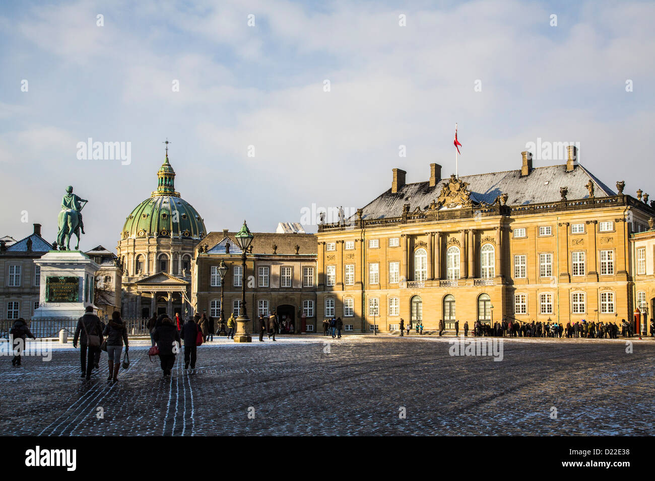 Amalienborg hi-res stock photography and images - Alamy