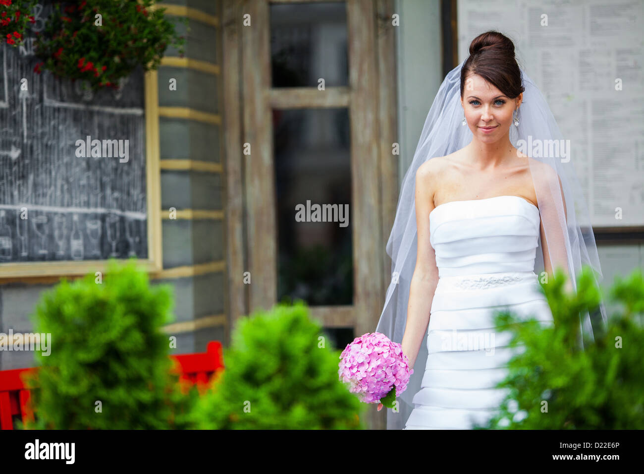 Young bride on her wedding day Stock Photo - Alamy