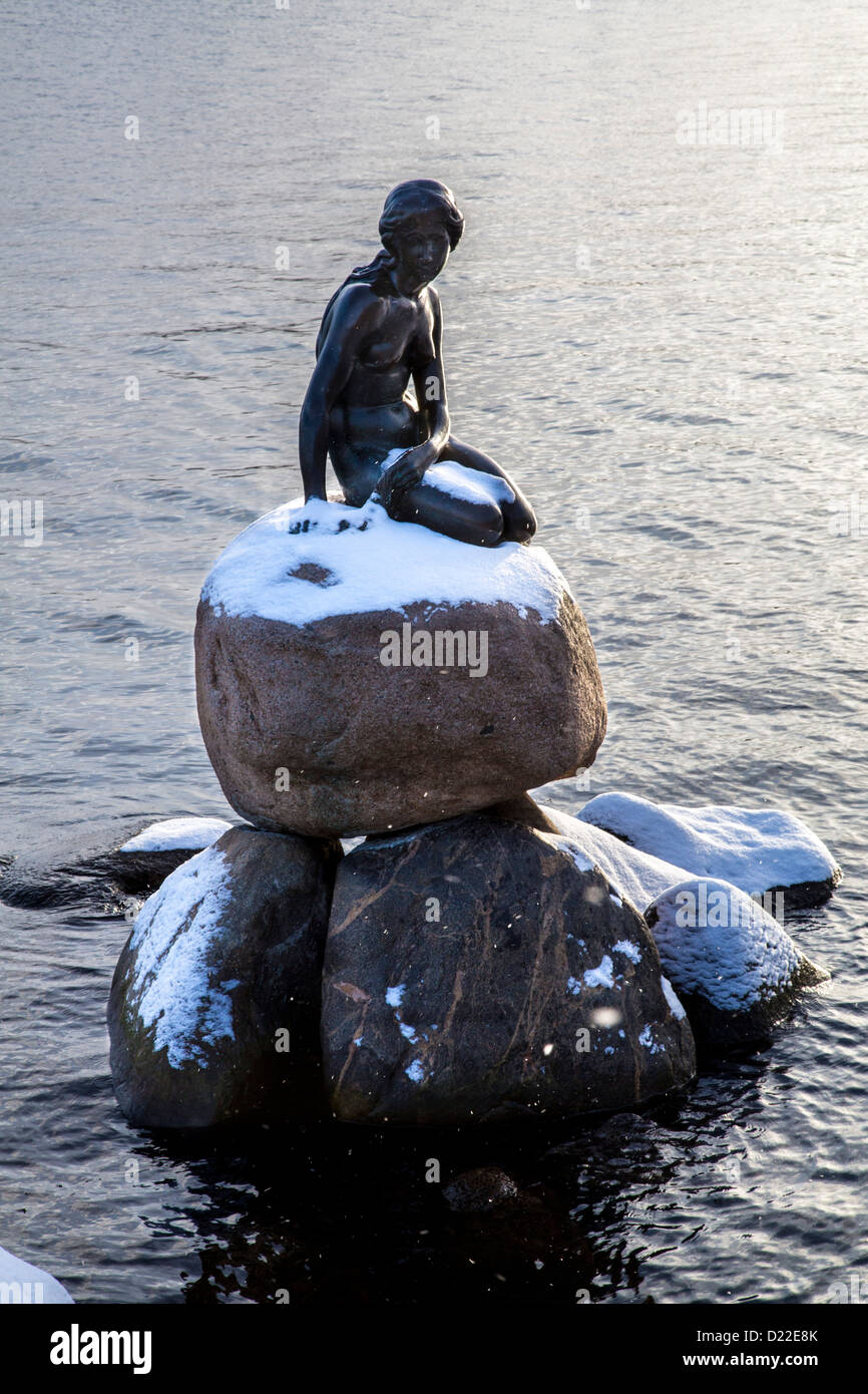 Wintertime in Copenhagen. Little mermaid sculpture in the port area ...