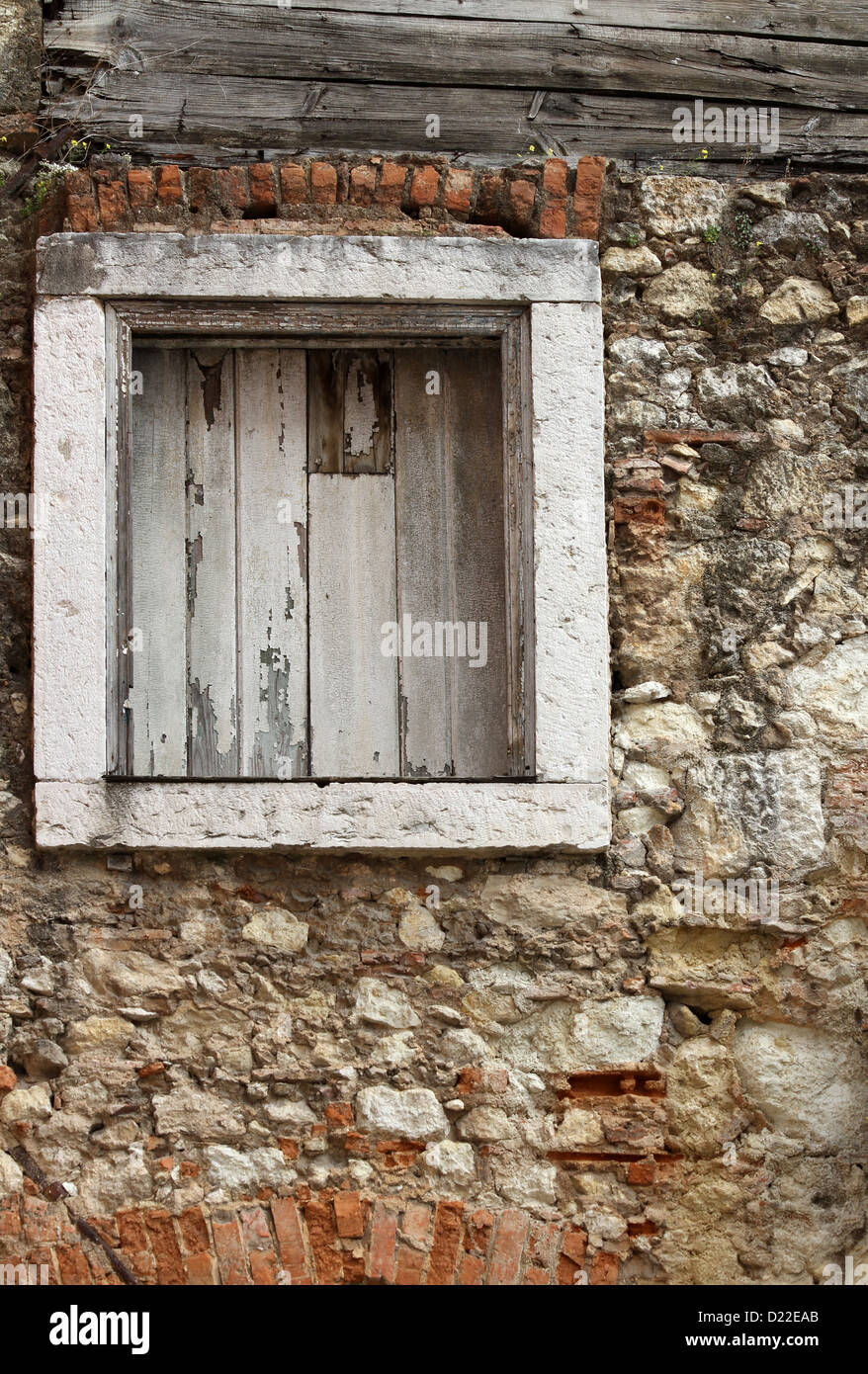 Portuguese window hi-res stock photography and images - Alamy