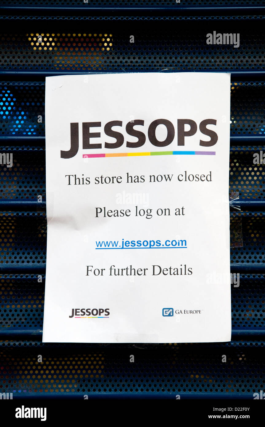 Store closed notice hi-res stock photography and images - Alamy