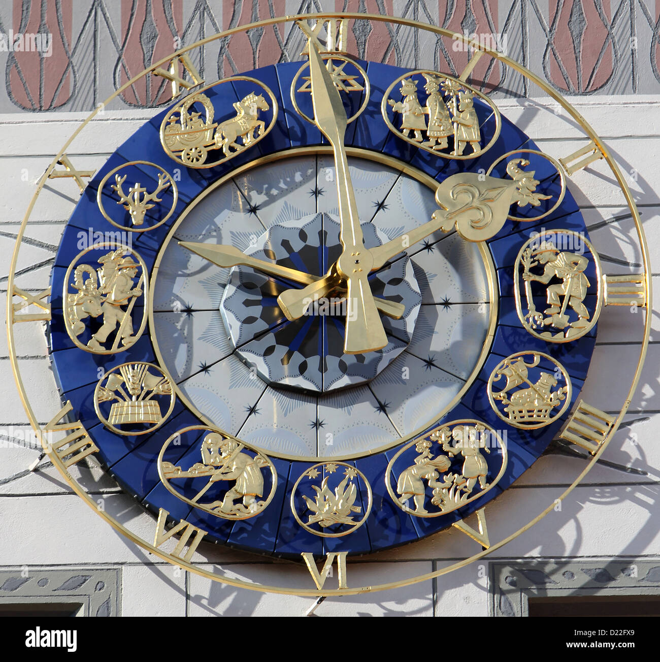 Clock architecture hi-res stock photography and images - Alamy