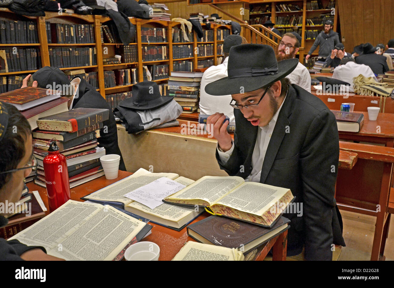 Hassidic boy hi-res stock photography and images - Alamy