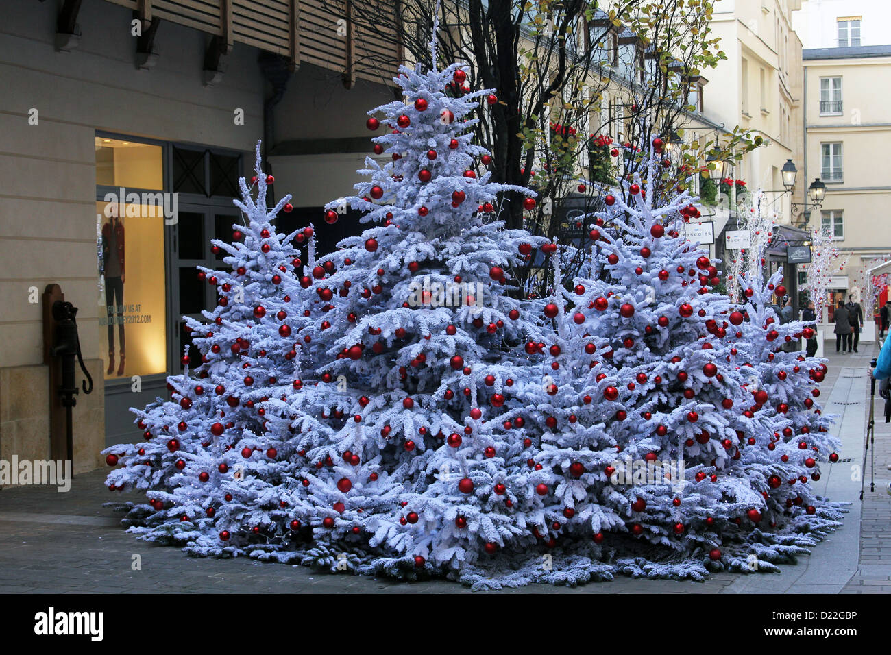 The blue tree paris hi-res stock photography and images - Alamy