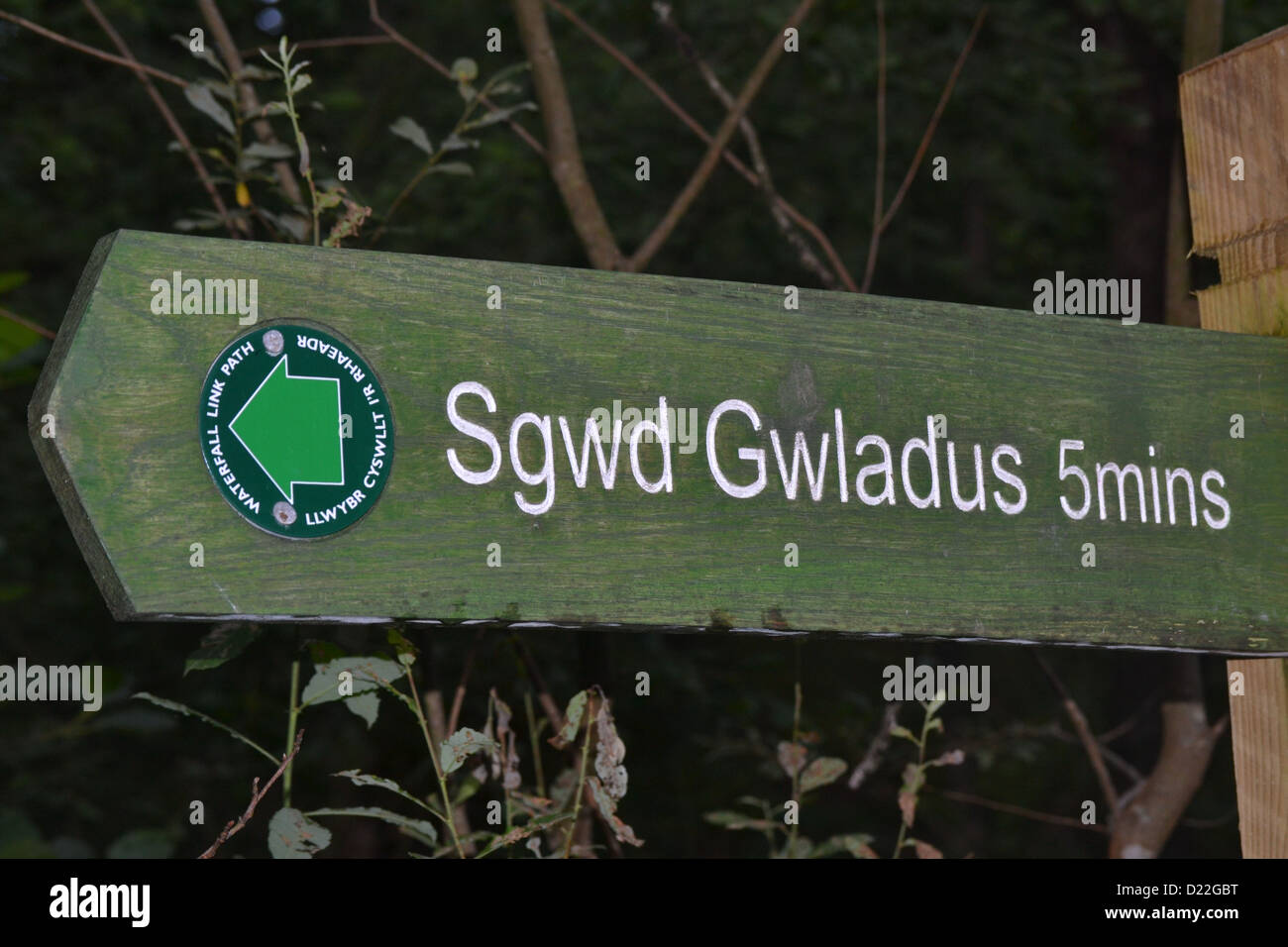Welsh signpost hi-res stock photography and images - Alamy